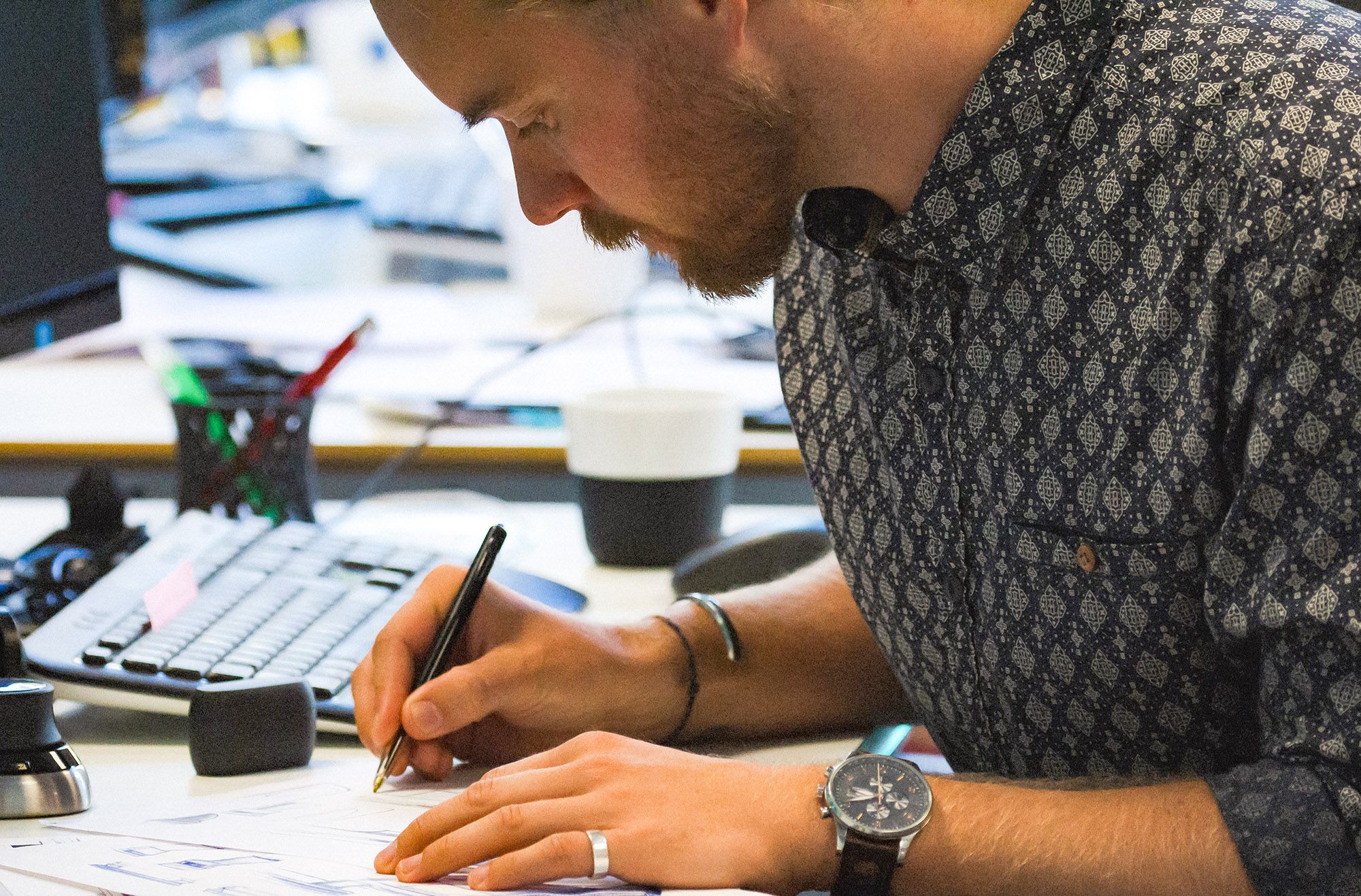 Neonode | 新闻 | 从草图到发明：走进 Neonode 的产品设计流程